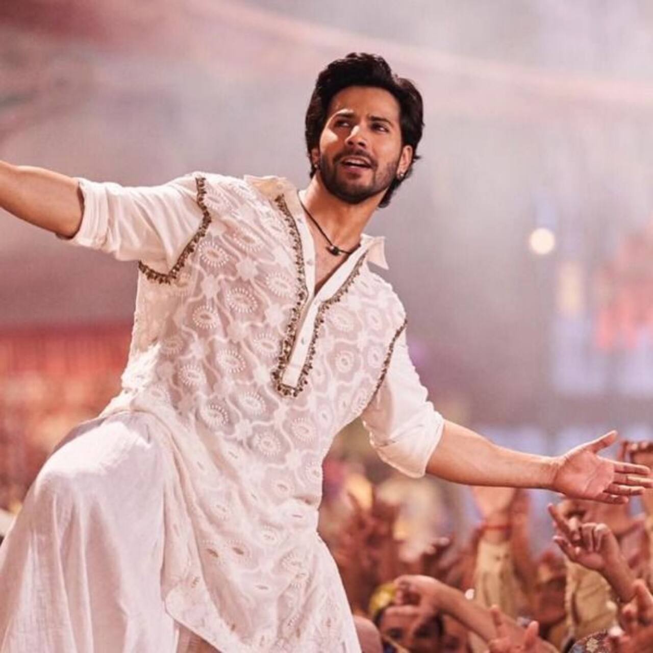 Kalank song First Class: Fans can't get over Varun Dhawan and his ...