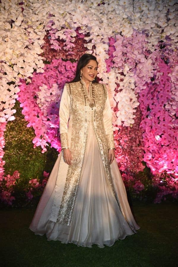 Akash Ambani - Shloka Mehta reception LIVE Updates: Kajol, Sidharth ...