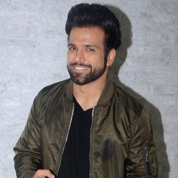 Rithvik Dhanjani casts his vote, says, 'My vote is my voice ...