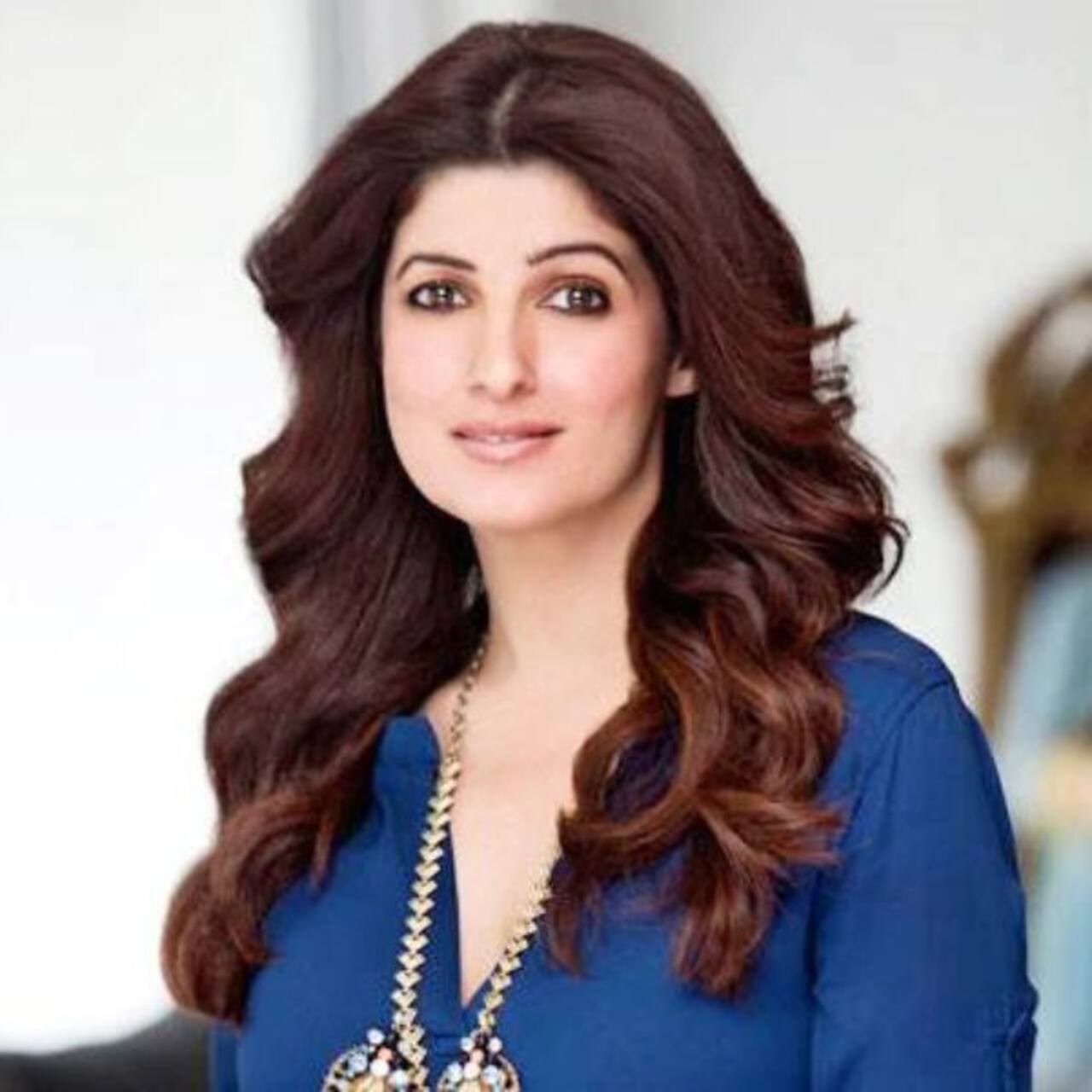 #20yearsofBaadshah: Twinkle Khanna shares a hilarious 'navel' review ...