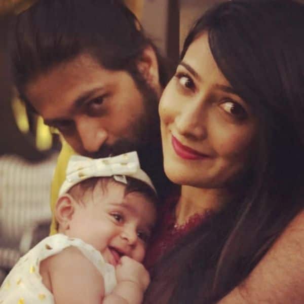 This latest picture of KGF star Yash with wife Radhika Pandit and ...