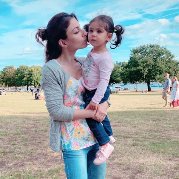 Soha Ali Khan REVEALS that Inaaya is crazy about lipsticks!