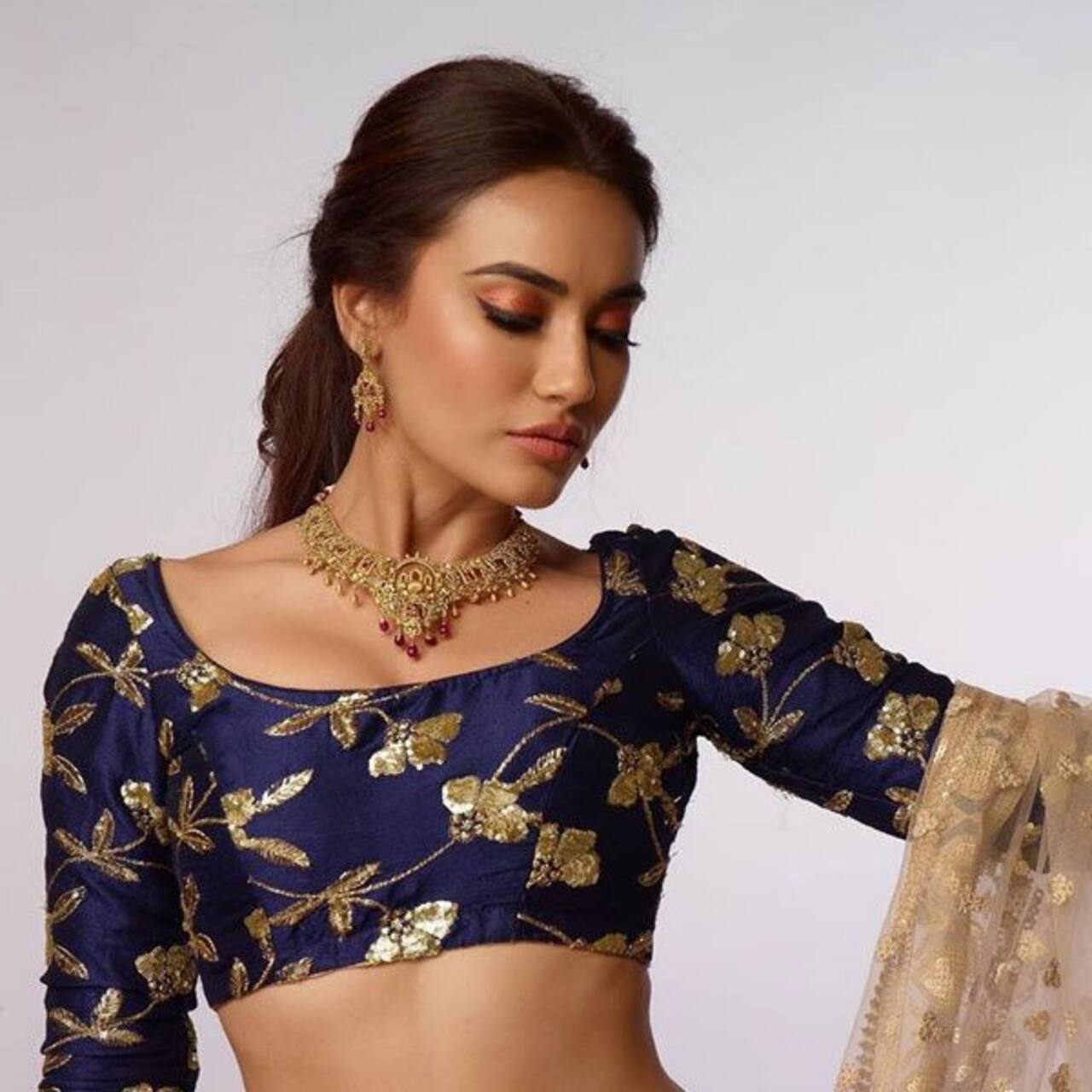 सुरभि का ये अंदाज है खास