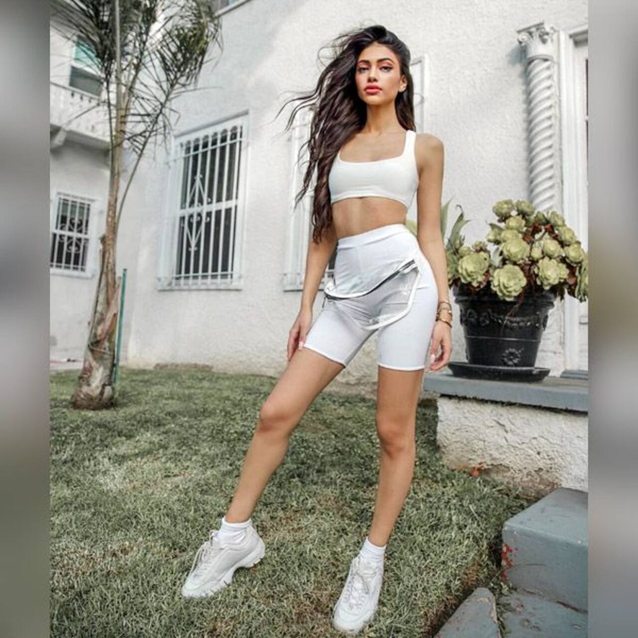 Alanna Panday Sultry Bikini Photos Goes Viral on Internet: अलाना पांडे ...