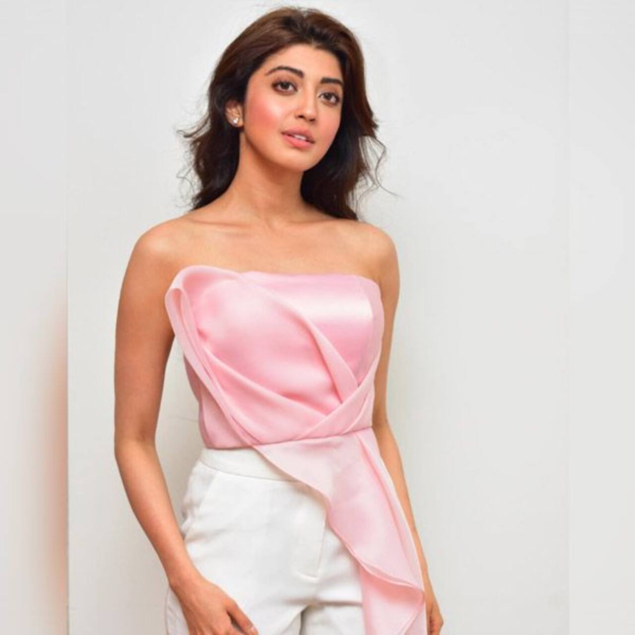 Bhuj: The Pride of India Actress Pranitha Subhash Bold And Beautifull ...