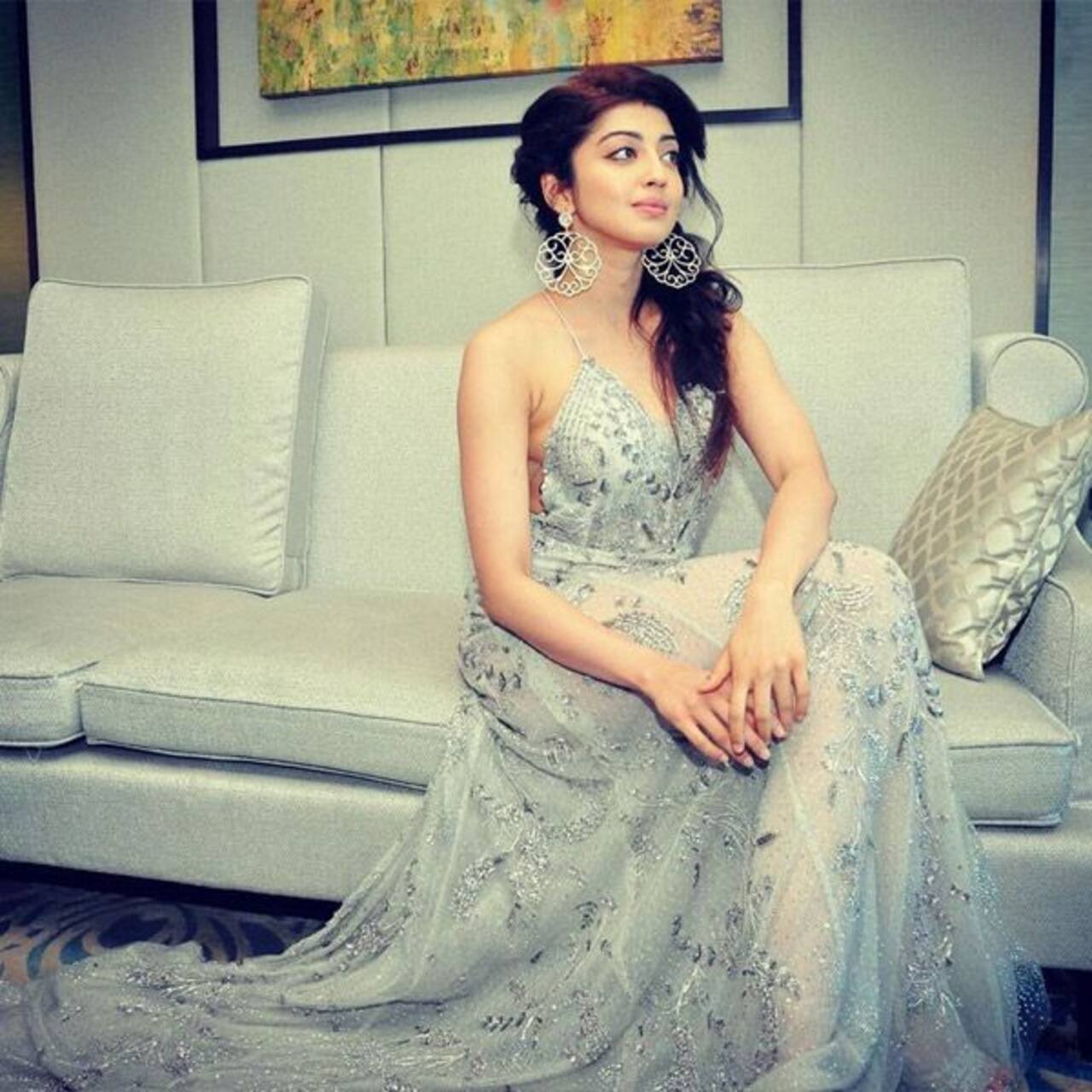 Bhuj: The Pride of India Actress Pranitha Subhash Bold And Beautifull ...