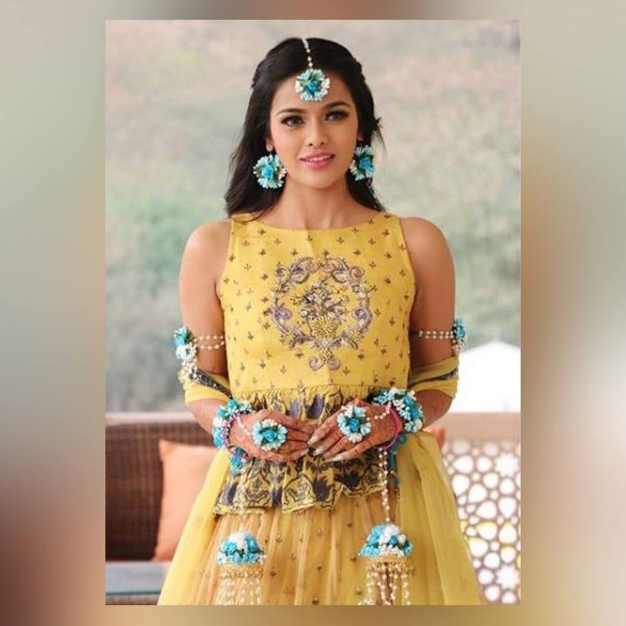 हल्दी की रस्मों में परियों की तरह मुस्कुराती नजर आई kasautii zindagii ...