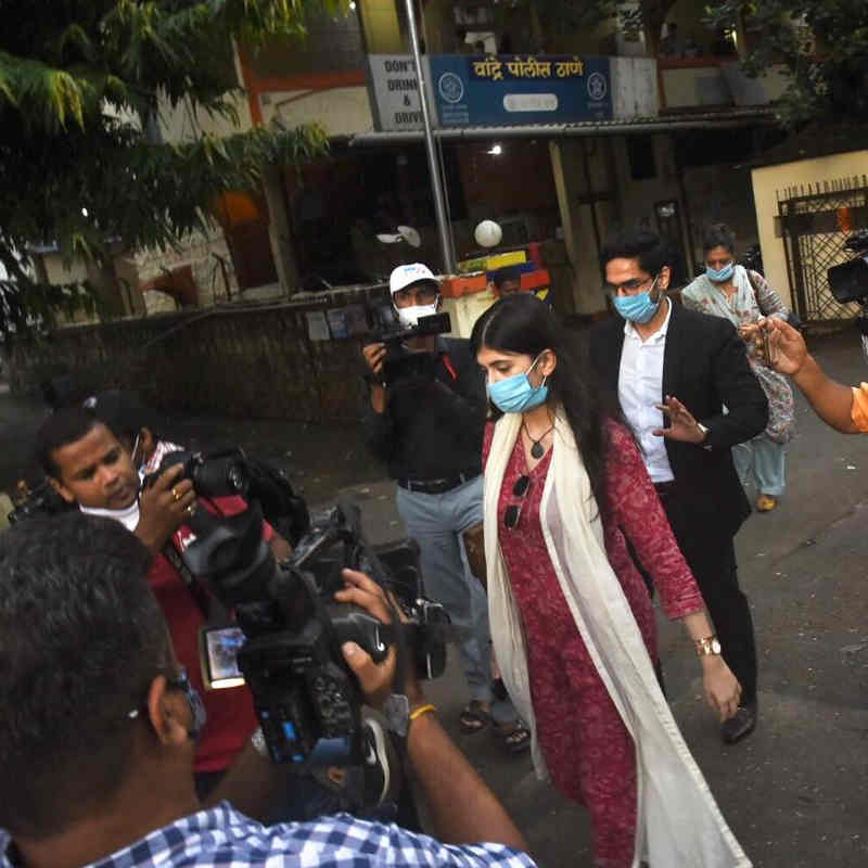 Sushant Singh Rajput Death Case: Dil Bechara Actress Sanjana Sanghi ...