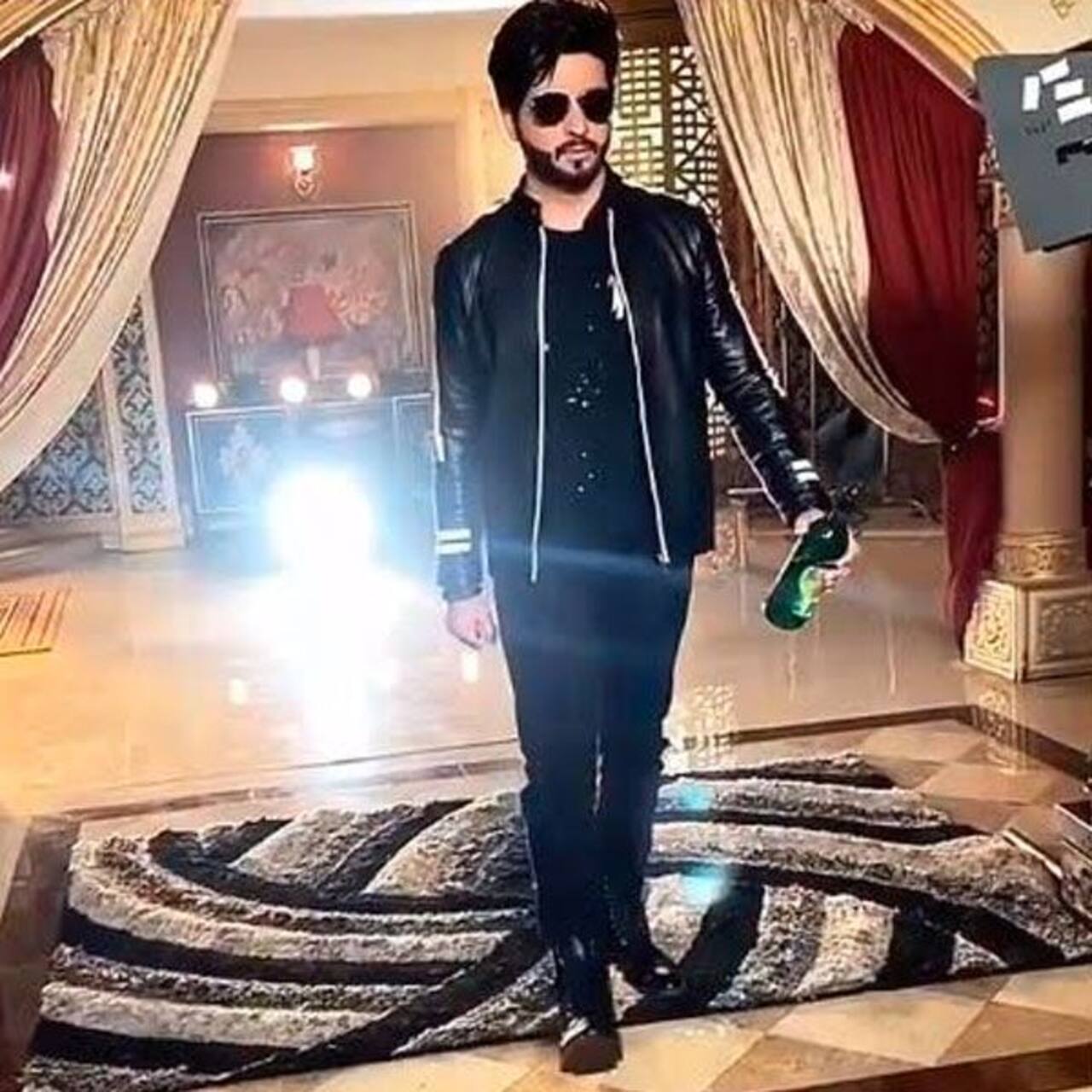 Naagin 5: THESE pics of Dheeraj Dhoopar as Veer aka Cheel raise our ...