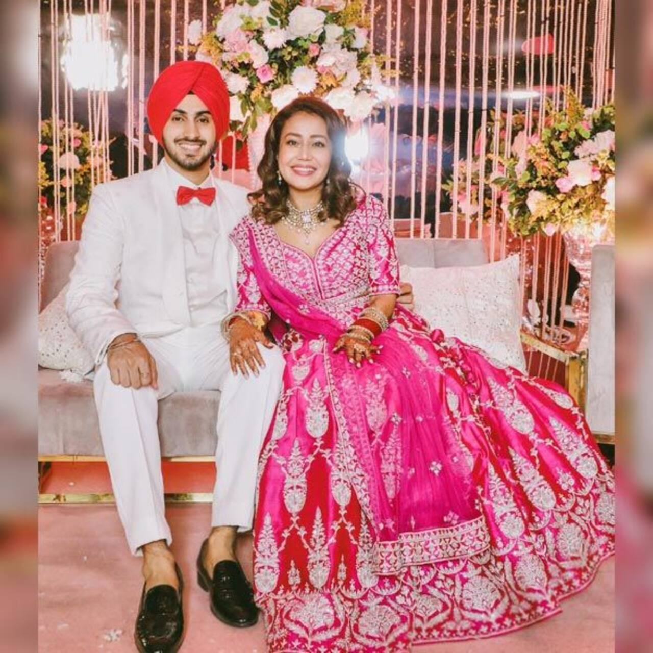 नेहा कक्कड़ ने शादी से पहले किया था रोहनप्रीत को किस, रोमांटिक तस्वीरें ...