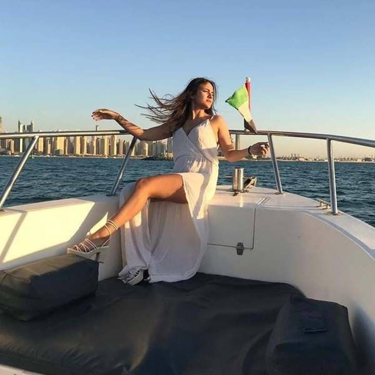 Naagin 5 and Splitsvilla 12 fame Aahna Sharma's bikini and sultry ...