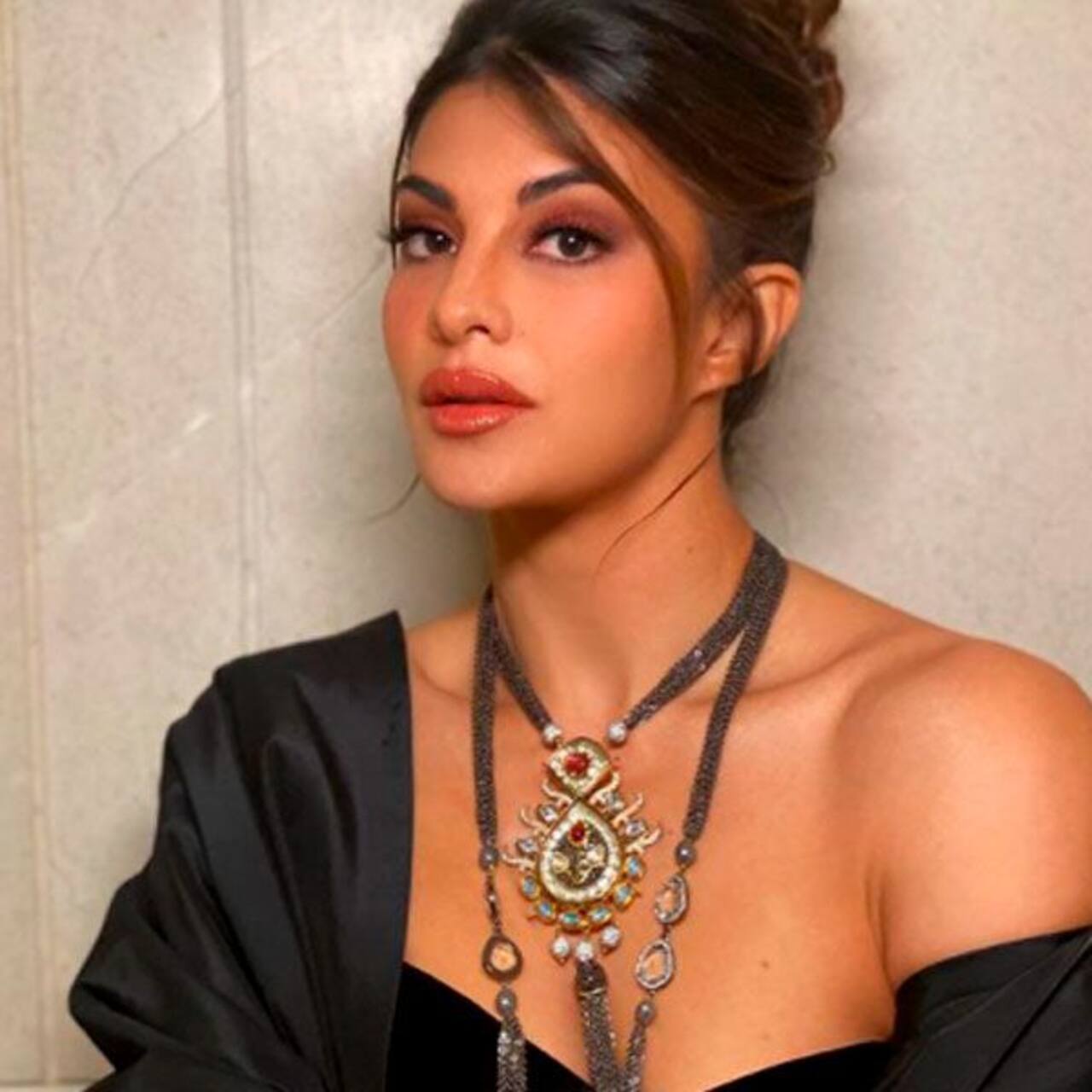 Jacqueline Fernandez looks alluring as she poses in a black outfit