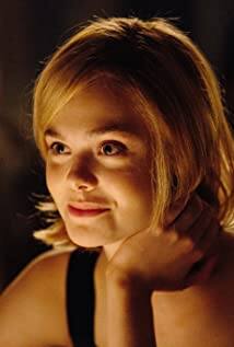 Elle Fanning - Latest News, Photos, Videos, Awards, Filmography, Elle ...