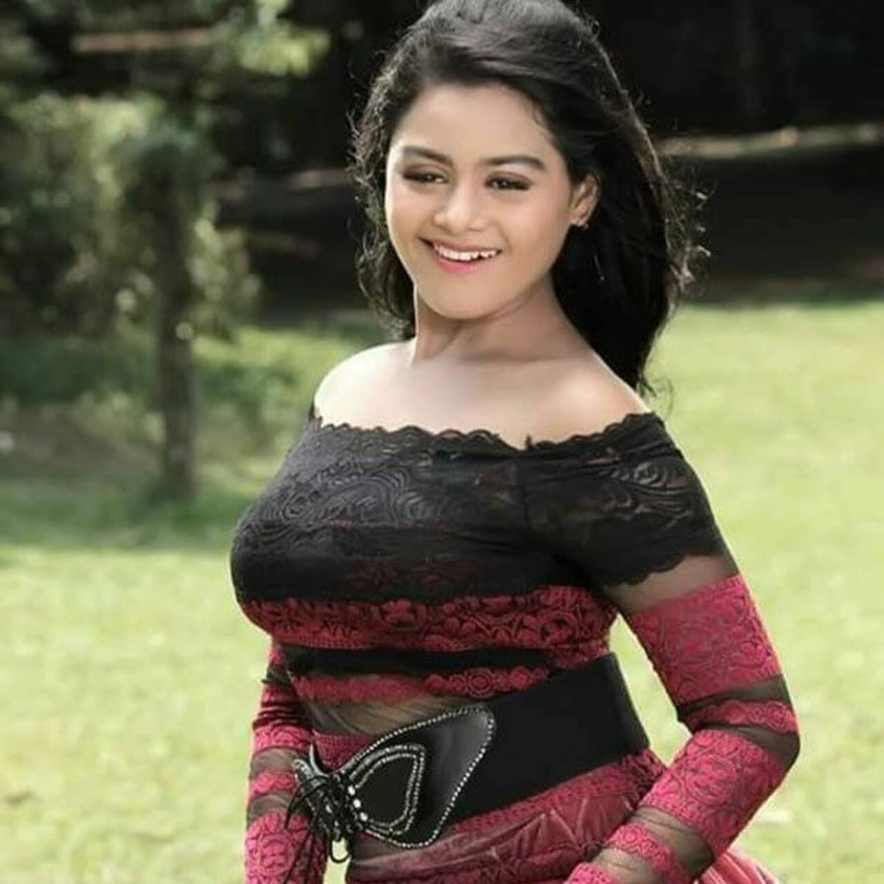 Bhojpuri actress Tanushree Chatterjee Bold and Sexy Photos Raise Temperature on Internet, View ...