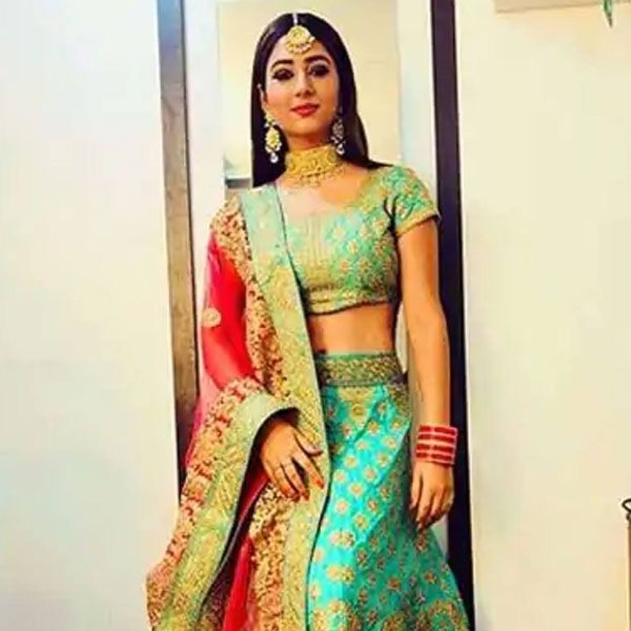 Disha Parmar's bridal pictures go viral as Rahul Vaidya proposes to her ...