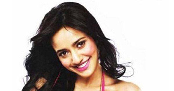 Neha Shama’s throwback bikini and swimwear pics are simply unmissable