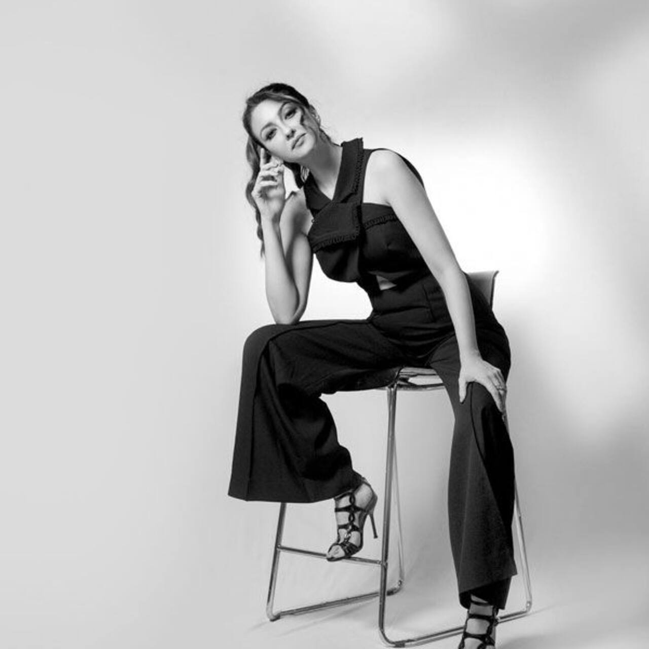Bhabiji Ghar Par Hain actress Saumya Tandon’s monochrome photoshoot is ...