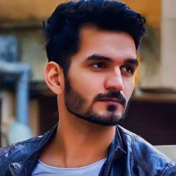Valentine's Day 2021: Tera Ghata singer Gajendra Verma has perfect ...