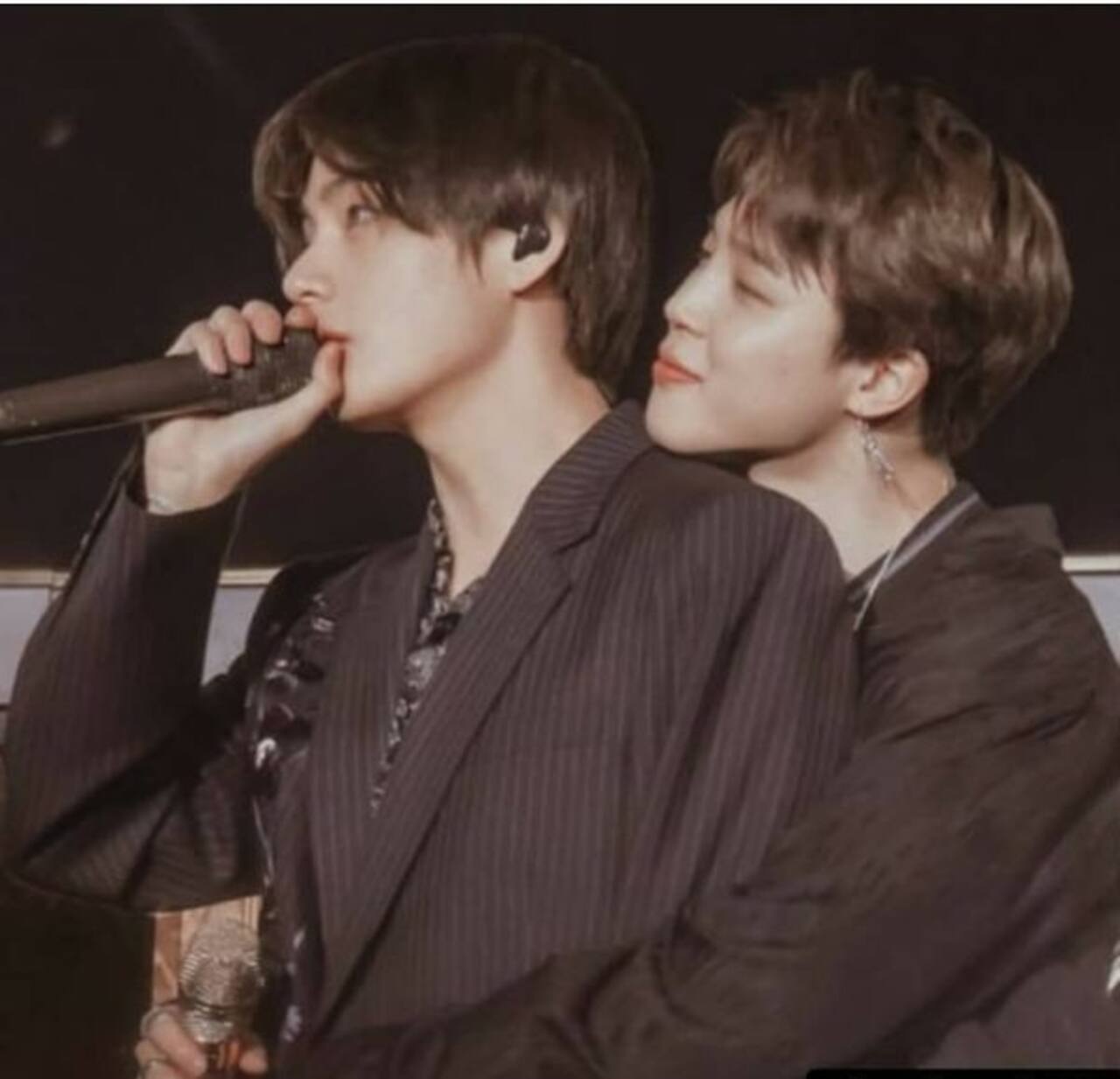 As BTS' Jimin and Kim Taehyung get congratulated for their graduation; here is a heart-warming ...