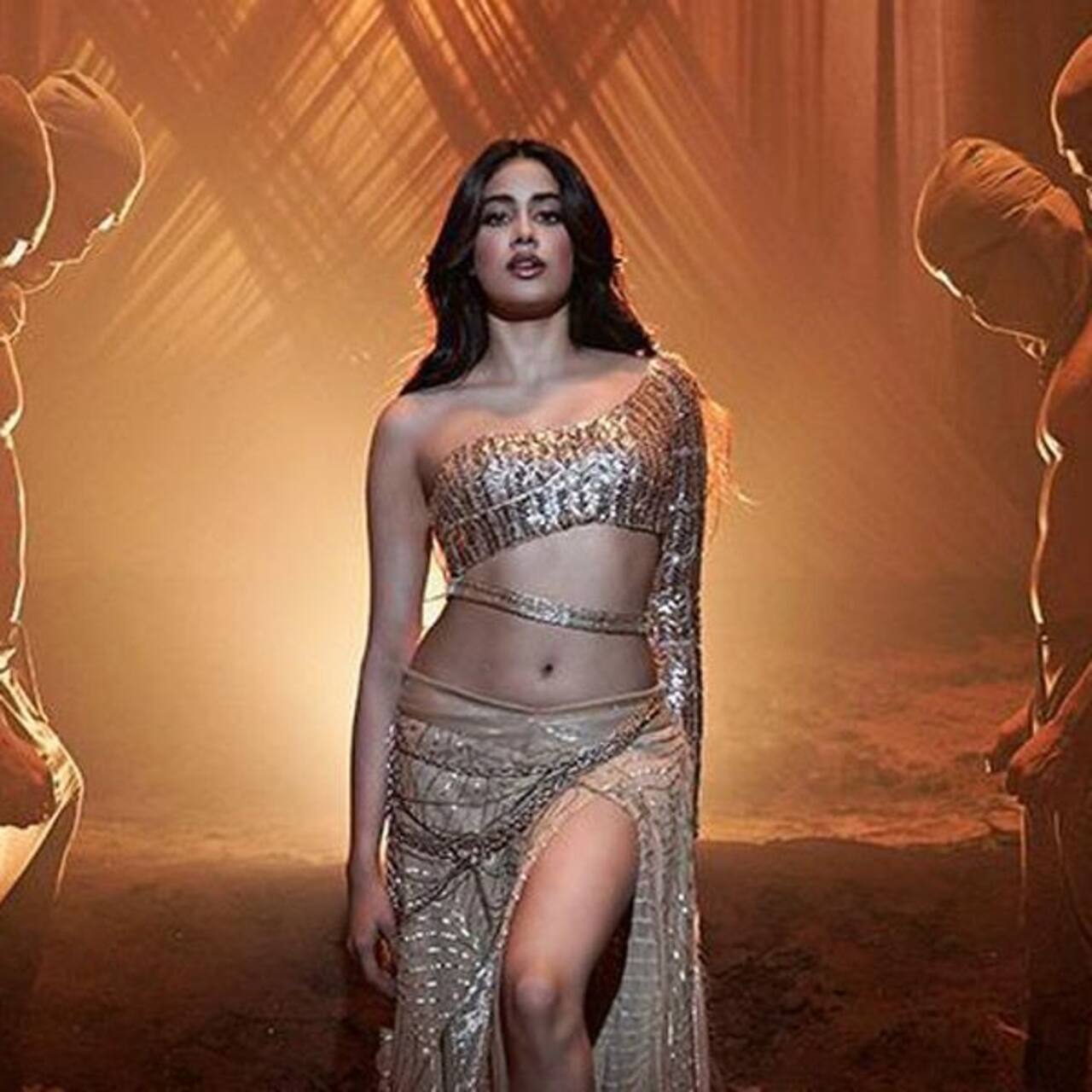 Bollywood News - Roohi: These BTS images of Janhvi Kapoor in makeup mode will leave you awestruck