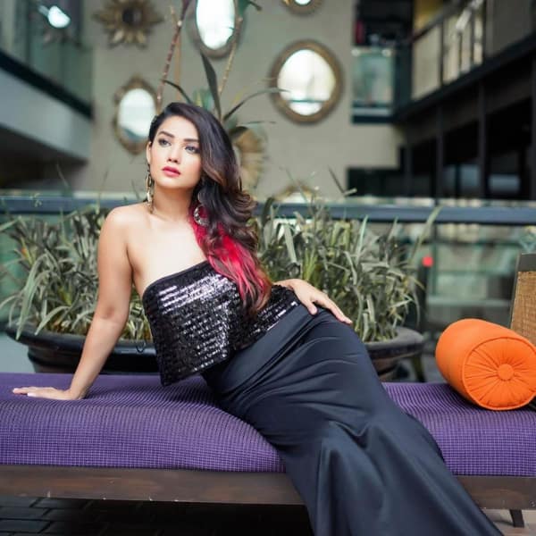 Adaa Khan dishes out ‘kaali naagin’ vibes in her latest photoshoot, and ...
