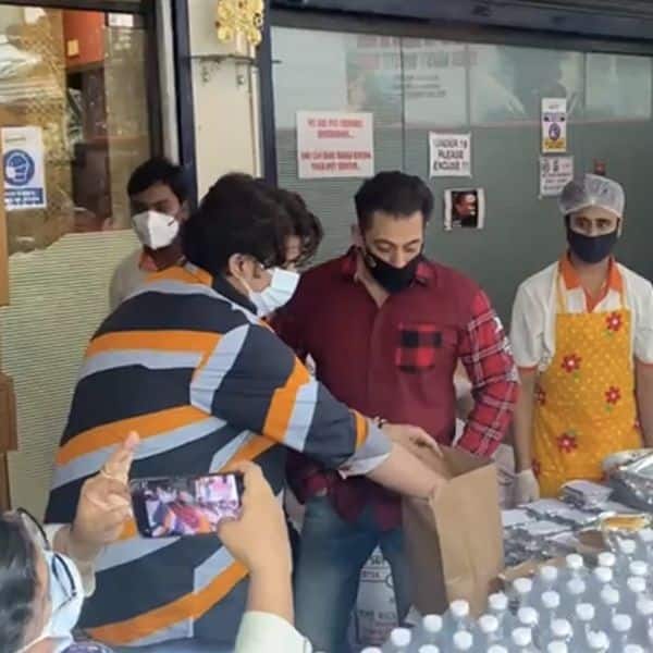 Video of Salman Khan tasting food before distributing it to 5000 ...