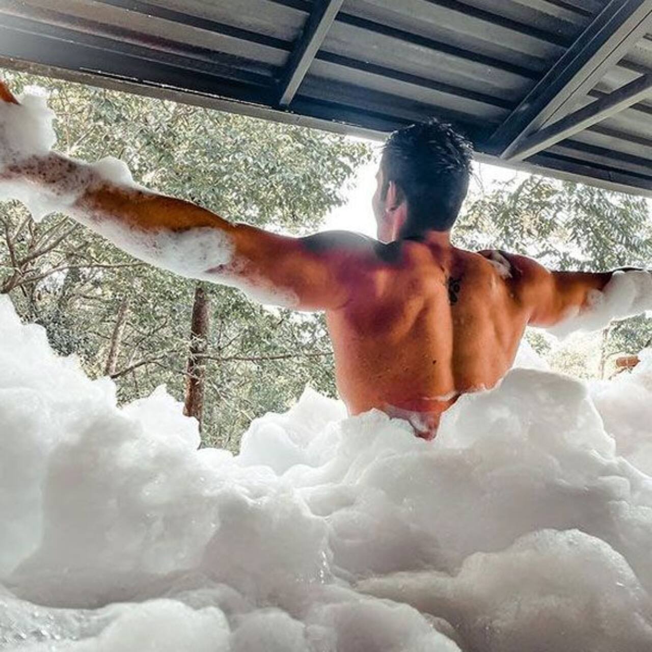 Khatron Ke Khiladi 11: Varun Sood's shirtless pics will make you very ...