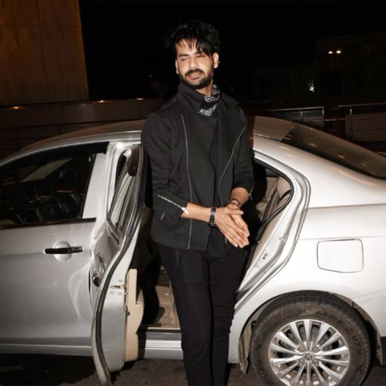 It’s AWKWARD! 5 pictures of Rahul Vaidya, Divya Agarwal and others that ...