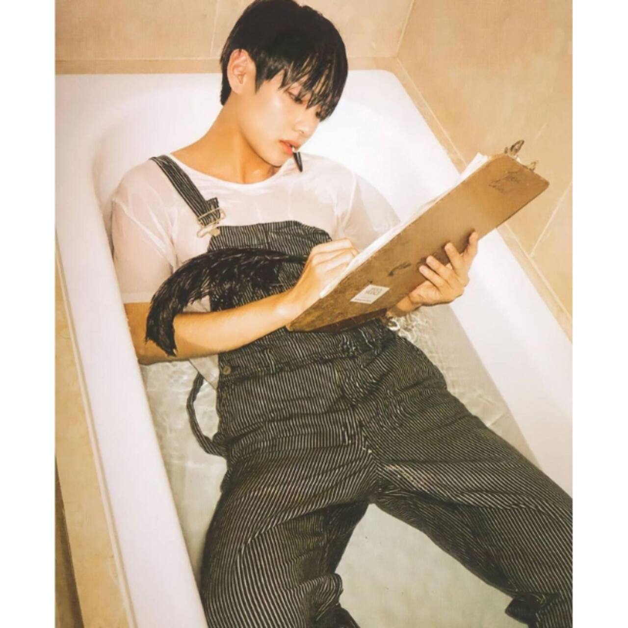 BTS’ V aka Kim Taehyung’s bathtub photoshoot is DAMN HOT – view pics