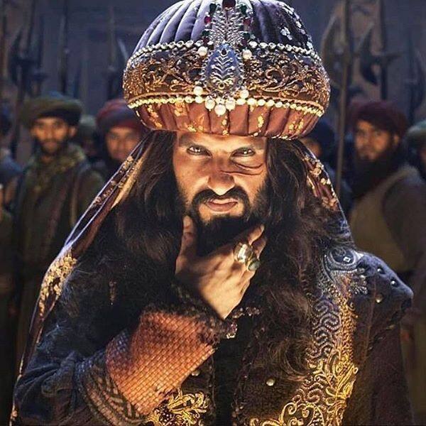 Ranveer singh approached to play raavan role in baahubali writer KV ... Ranveer singh approached to play raavan role in baahubali writer KV ...