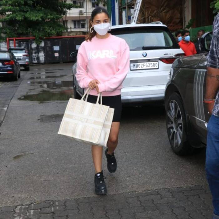 Trending entertainment photo gallery: Alia Bhatt, Kangana Ranaut, Vicky ...