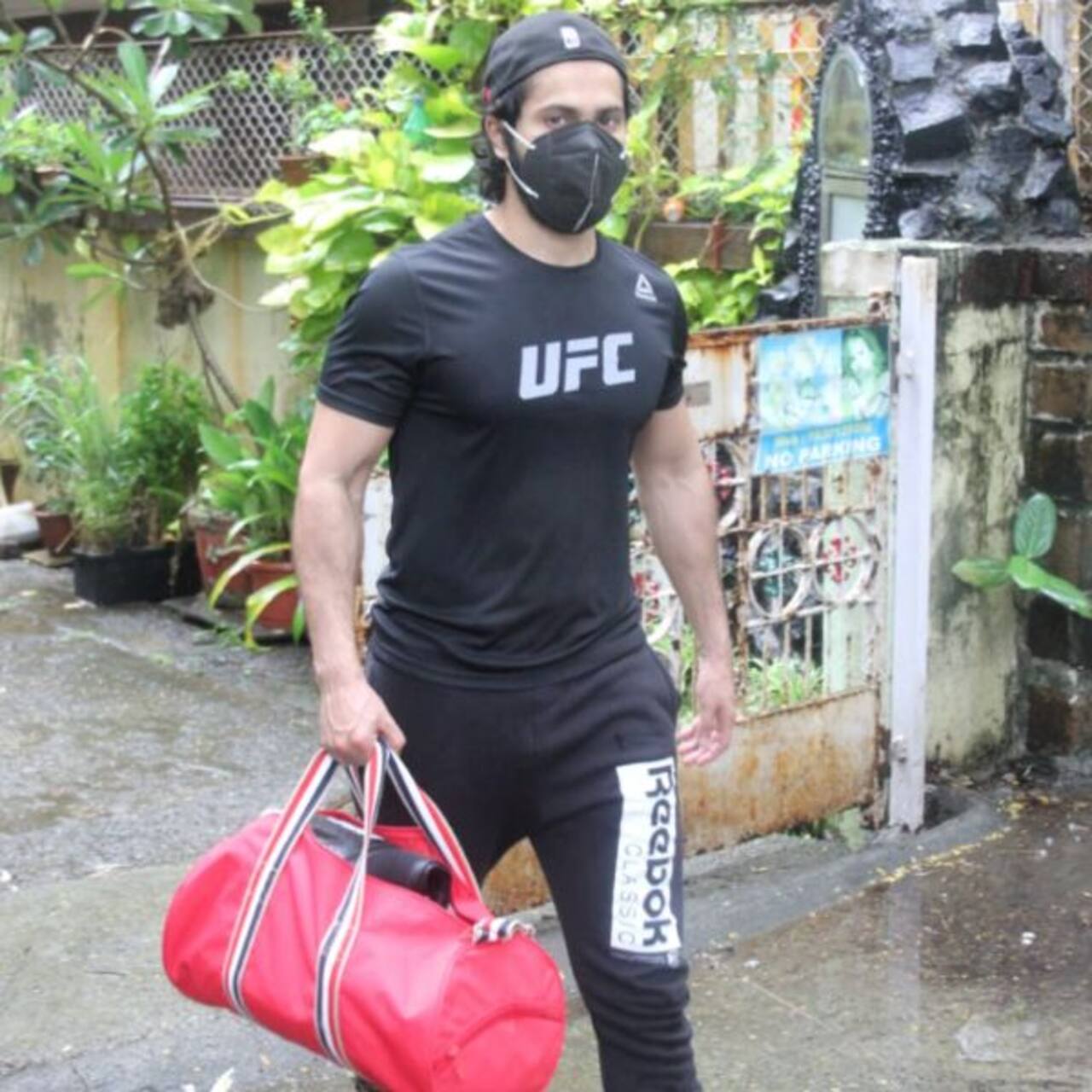 Trending entertainment photo gallery: Aly Goni, Jasmin Bhasin, Sonakshi ...