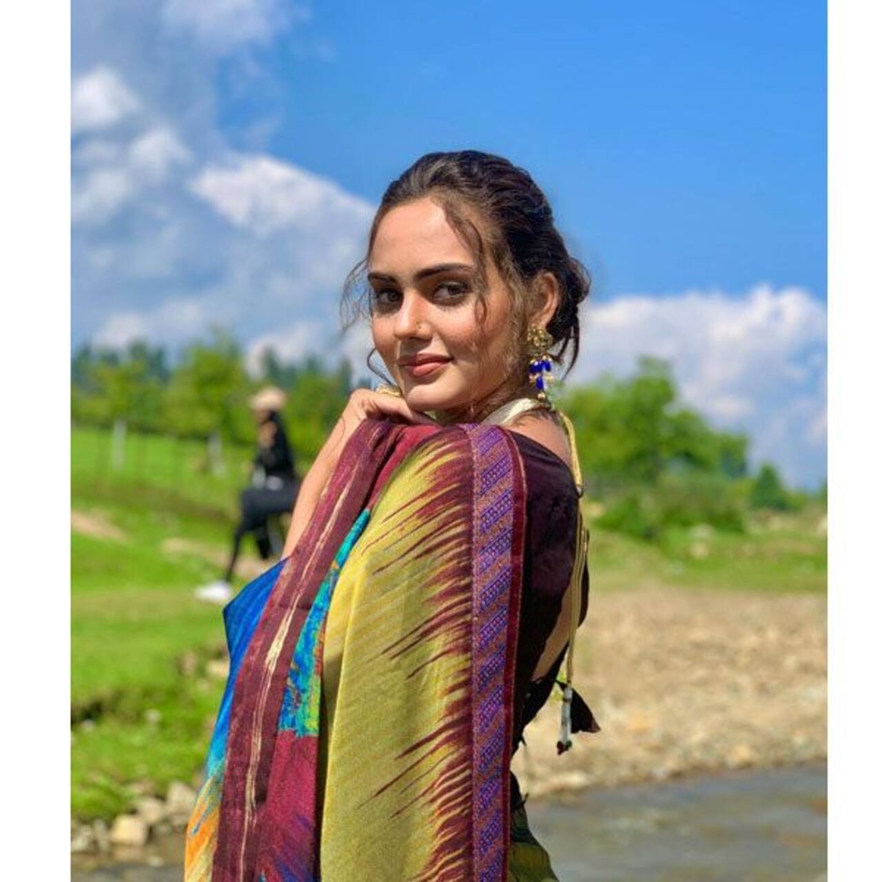 A look at the stunning Himanshi Parashar who is trending post the Karan ...