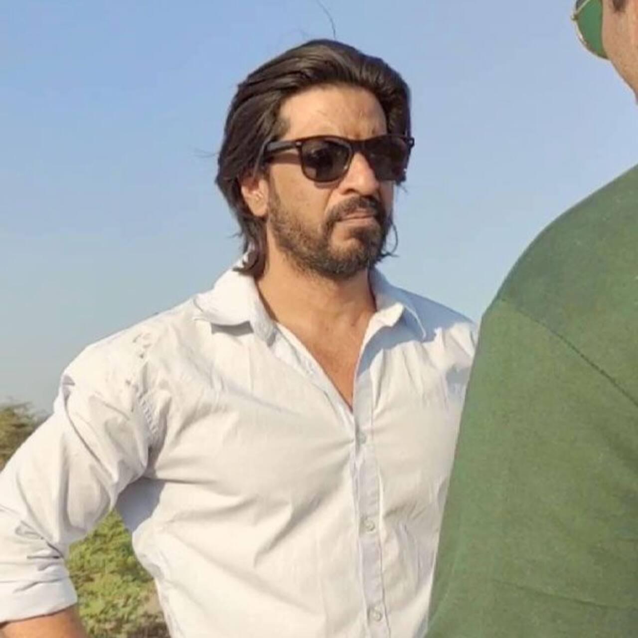 Shah Rukh Khan's look-alike Ibrahim Qadri's striking resemblance with ...