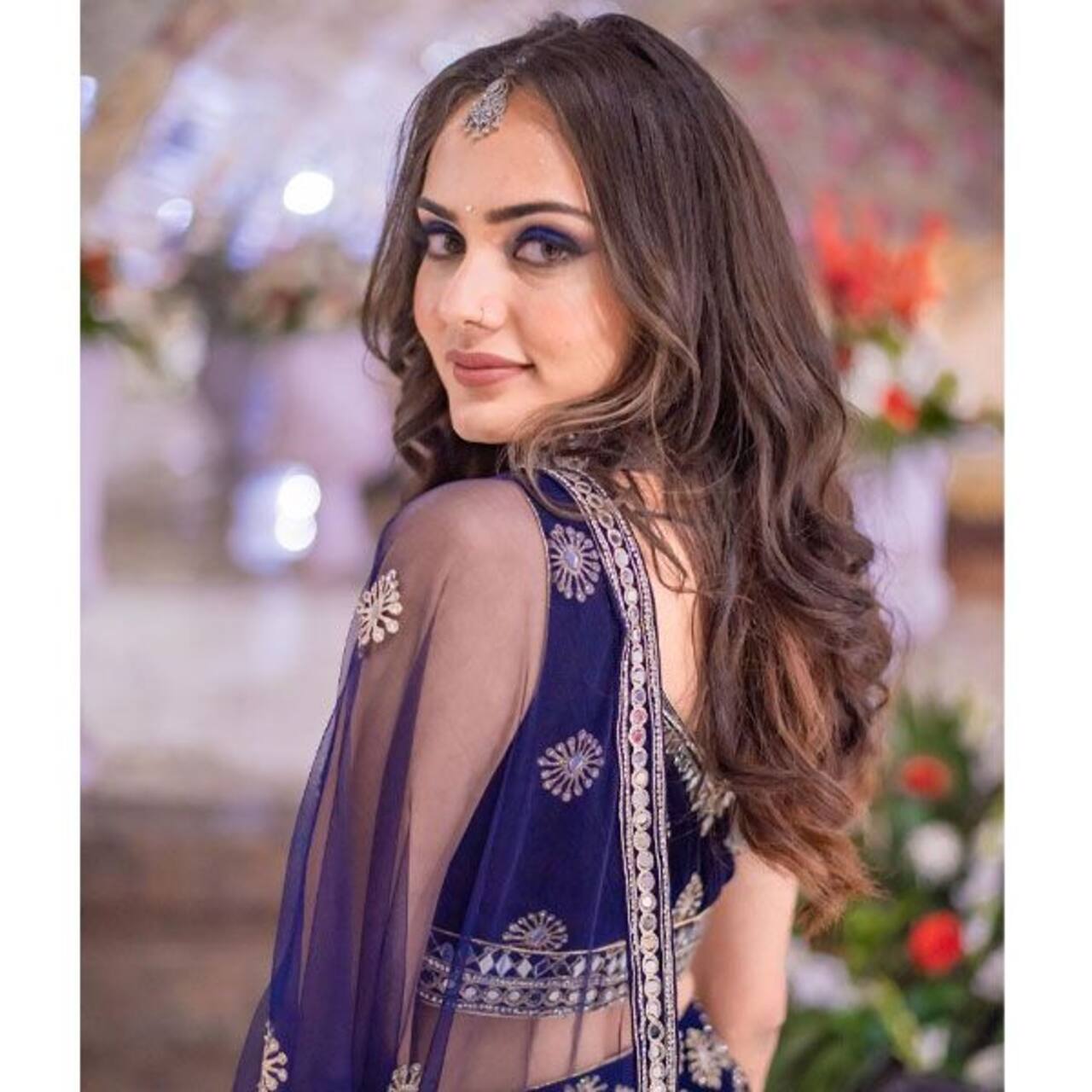 इन 9 तस्वीरों से फैंस को घायल कर चुकी हैं Karan Mehra की कथित ...