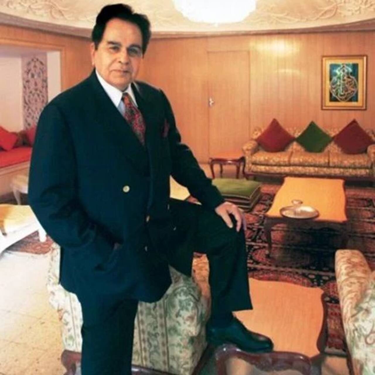 Draped in tricolour, Dilip Kumar laid to rest with full state honours ...