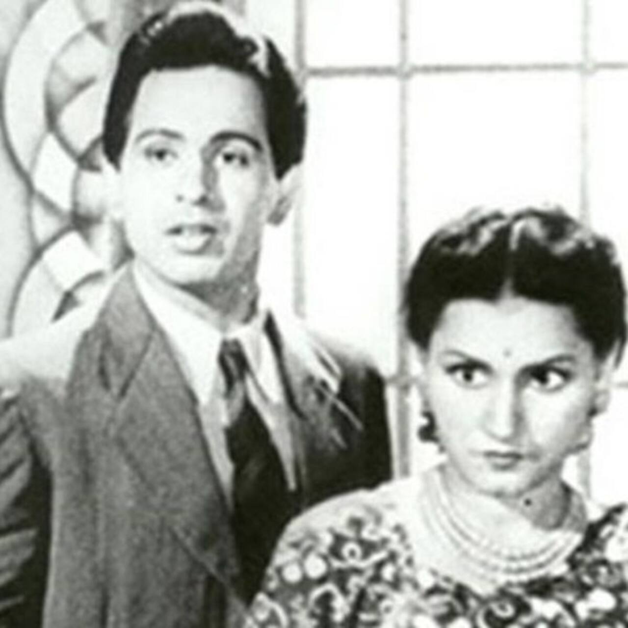 Draped in tricolour, Dilip Kumar laid to rest with full state honours ...