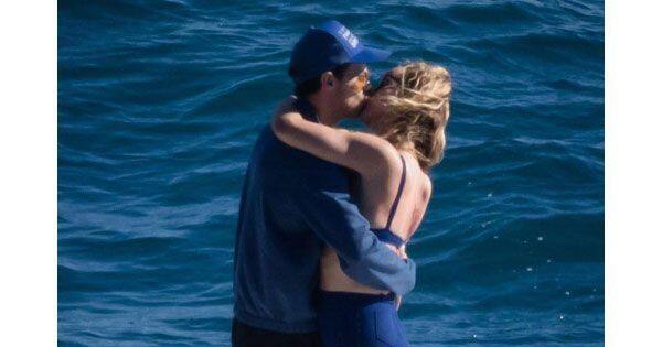 One Direction singer Harry Styles and Olivia Wilde caught passionately ... One Direction singer Harry Styles and Olivia Wilde caught passionately ...