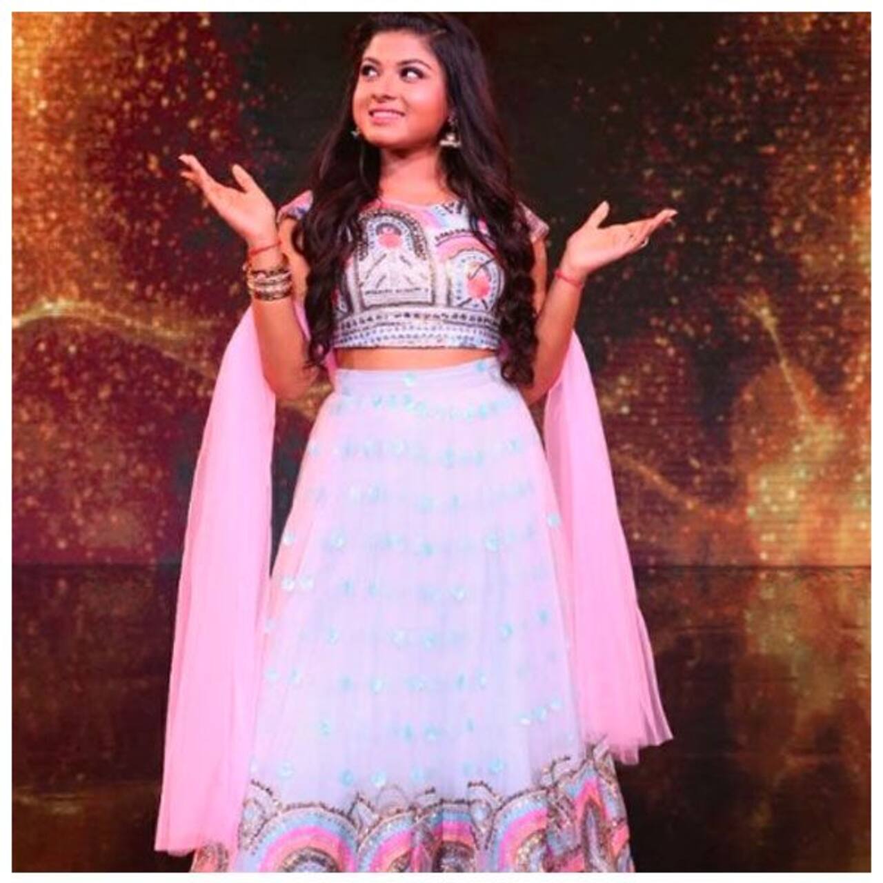 Indian Idol 12: Arunita Kanjilal’s simple yet elegant look leaves us ...