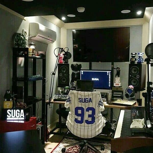 BTS: Suga's Genius Lab personal studio is a like a haven for any ...