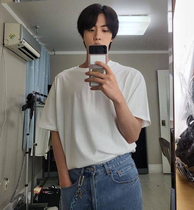 BTS' Jin looks ethereal even without makeup proving why the Worldwide ...