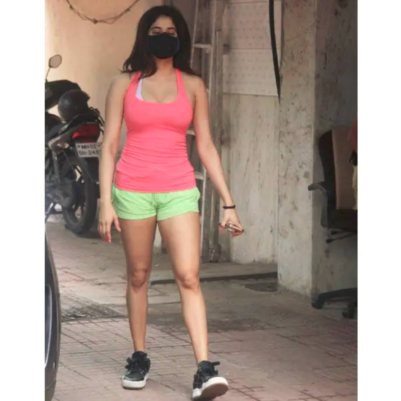 Janhvi Kapoor owns the HOTTEST gym wear collection; here's proof