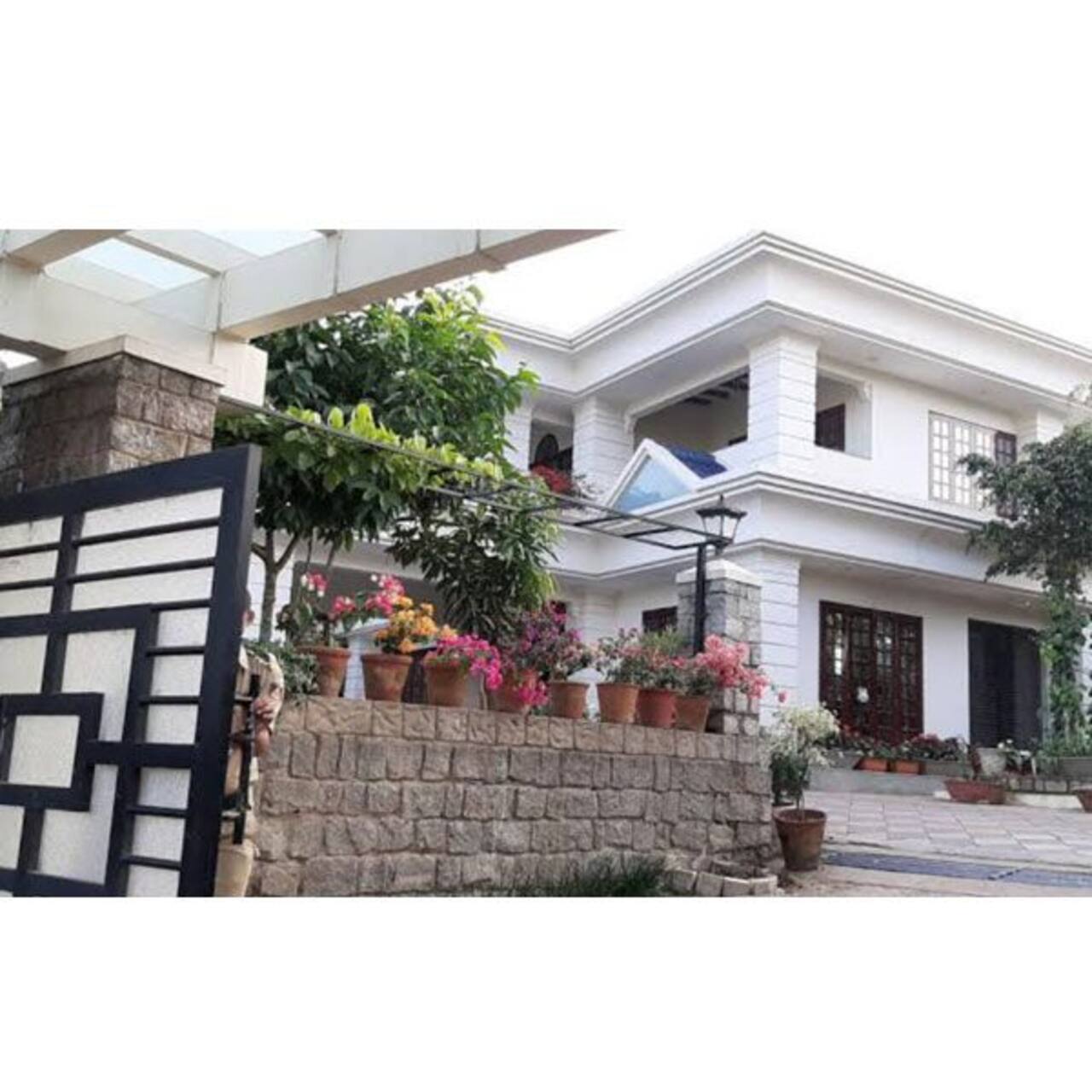 A sneak peek into Pushpa actress Rashmika Mandanna’s Mumbai abode that ...