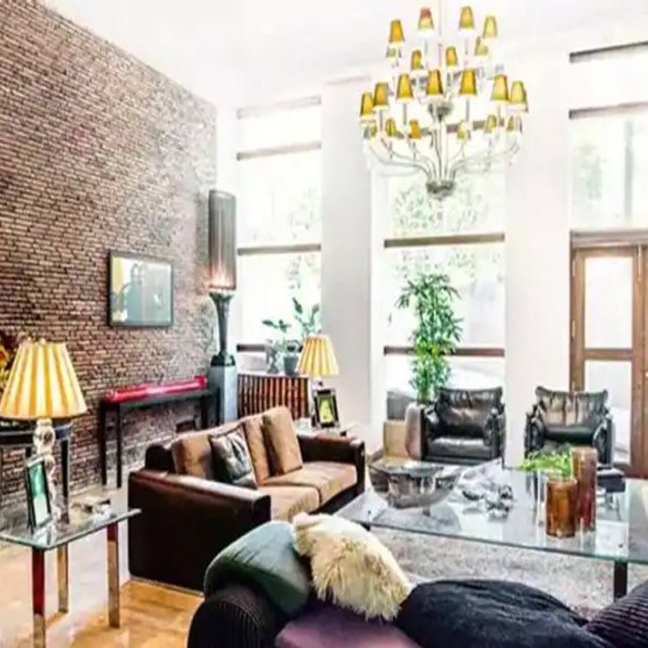 Inside pictures of Shah Rukh Khan and Gauri Khan's Rs 200 crore mansion ...