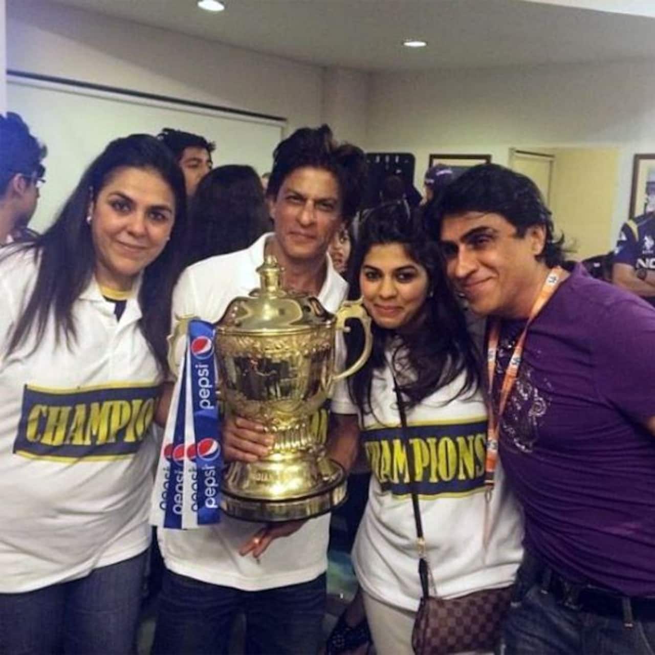 Meet Shah Rukh Khan's manager Pooja Dadlani and know all about her ...