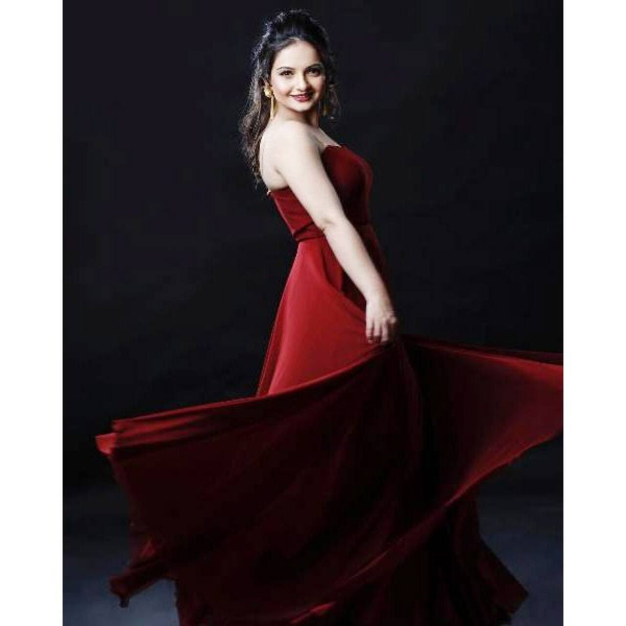Cezanne Khan, Giaa Manek, Karan Mehra – Top TV stars whose popularity ...