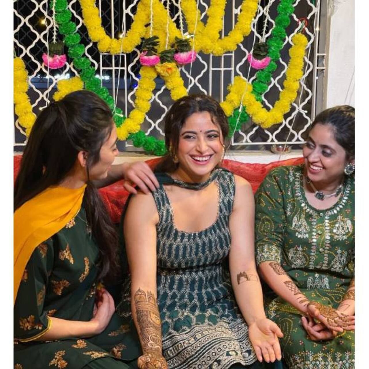 Neil Bhatt-Aishwarya Sharma wedding: Bride-to-be happily poses at fam ...