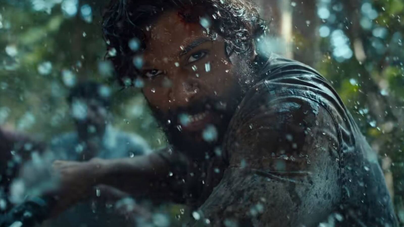 Pushpa movie review: Allu Arjun and Rashmika Mandanna's film gets a ...