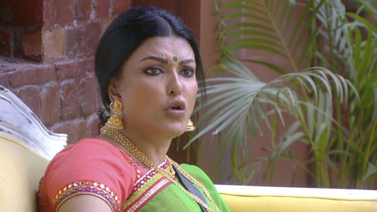 Koena Mitra की इतनी सी गलती ने बर्बाद कर दिया पूरा करियर, अब जी रही हैं ...