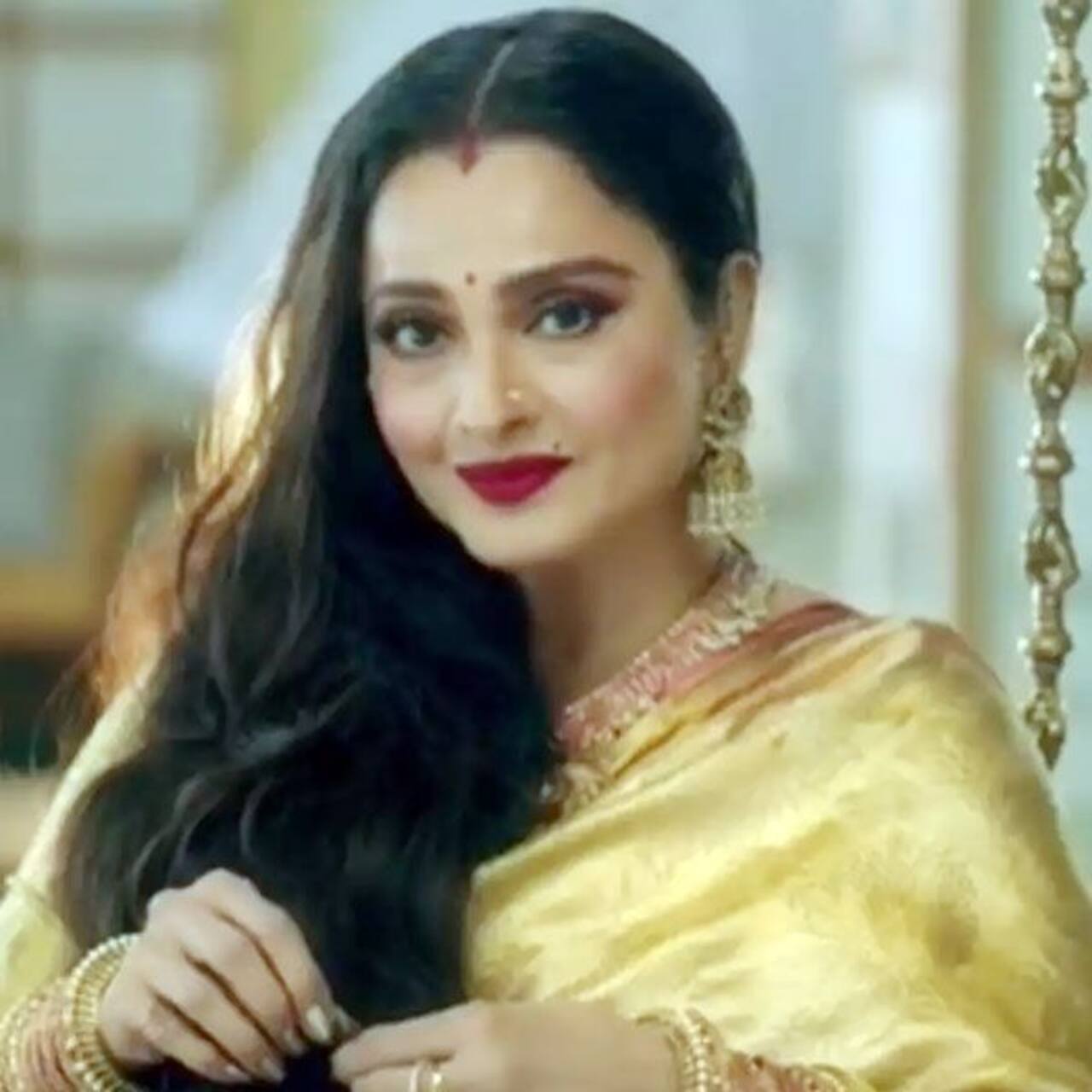 बॉलीवुड की इन 7 हीरोइनों पर मेकर्स ने आंखें बंद करके खेला करोड़ों रुपये का दांव, देखें लिस्ट ...